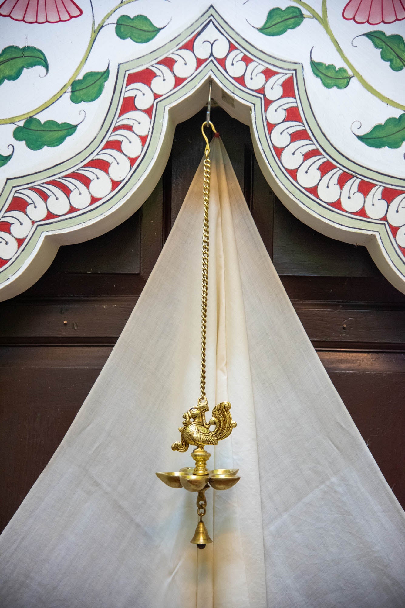 BRASS YELLOW GOLD ANNAM DIYA WITH CHAIN – Kalpa Druma